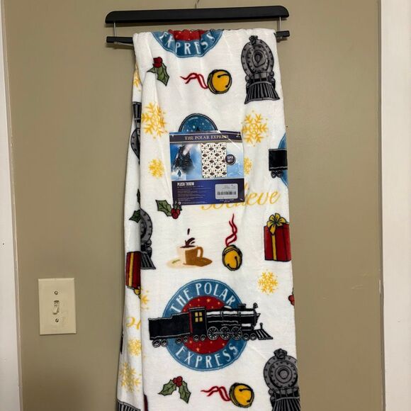 Warner Bros. | Bedding | The Polar Express Christmas Throw Blanket 5x70 ...